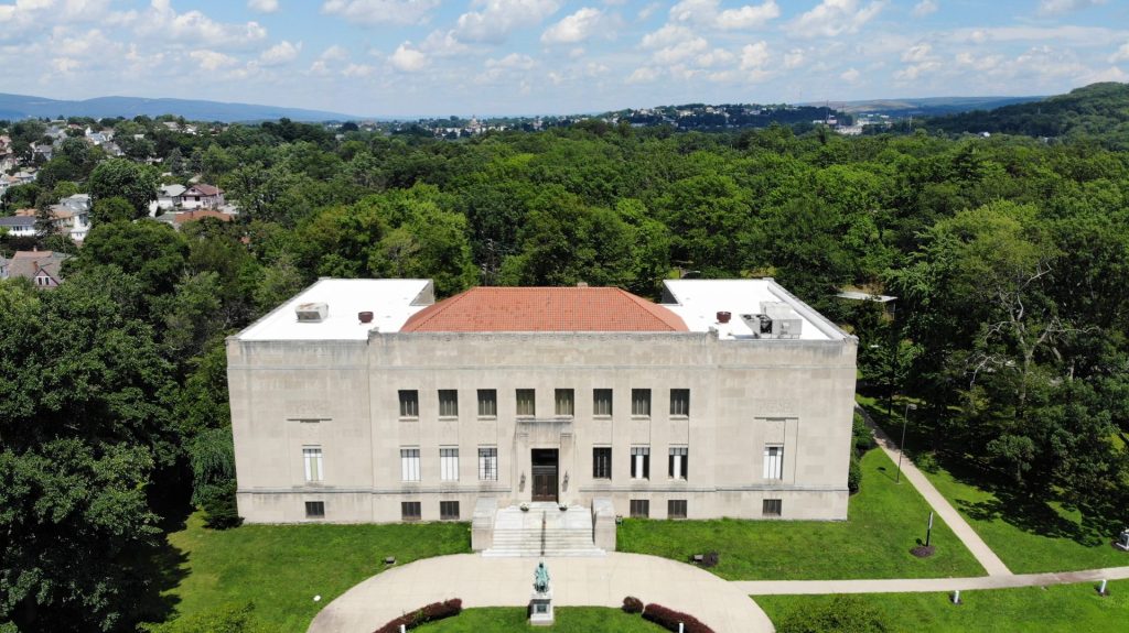 Visit – Everhart Museum